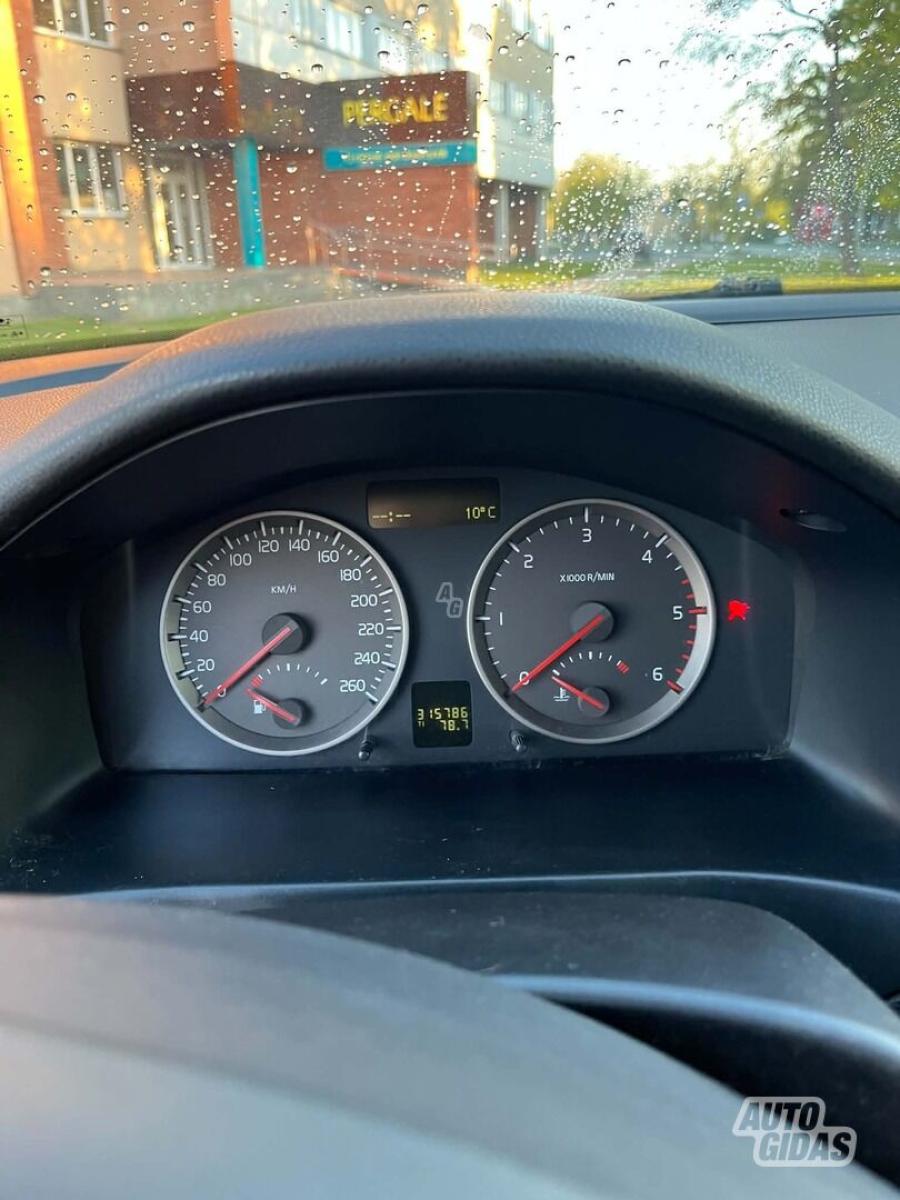 Volvo V50 2005 in Siauliai, with an engine capacity of 1.60 L and mileage of 316 thousand km for 1350 €, photo 8 on AUTOMOTO.COM.LV