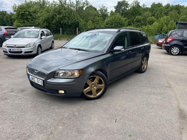 Volvo V50 2005 Šauļi, ar dzinēja tilpumu 2.00 L un nobraukumu 363 tūkst. km par 999 €, foto 1 vietnē AUTOMOTO.COM.LV