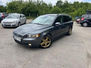 Volvo V50 2005 Šauļi, ar dzinēja tilpumu 2.00 L un nobraukumu 363 tūkst. km par 999 €, foto  vietnē AUTOMOTO.COM.LV