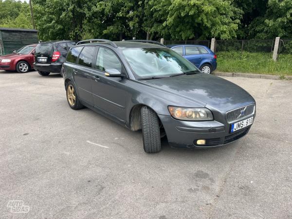 Volvo V50 2005 Šauļi, ar dzinēja tilpumu 2.00 L un nobraukumu 363 tūkst. km par 999 €, foto 3 vietnē AUTOMOTO.COM.LV