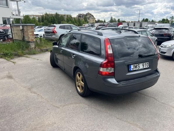 Volvo V50 2005 Šauļi, ar dzinēja tilpumu 2.00 L un nobraukumu 363 tūkst. km par 999 €, foto 8 vietnē AUTOMOTO.COM.LV