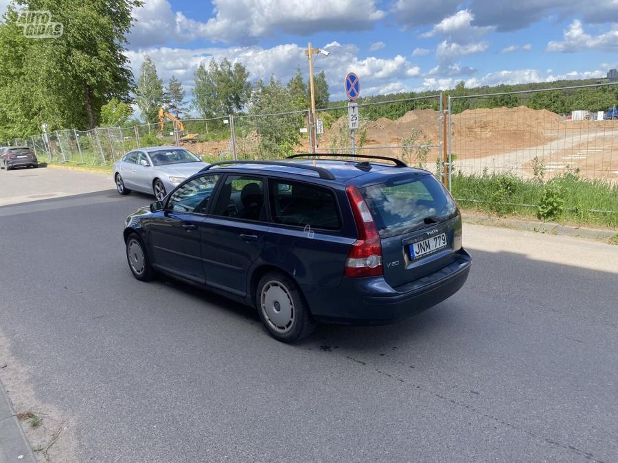 Volvo V50 2005 in Vilnius, with an engine capacity of 2.40 L and mileage of 280 thousand km for 1200 €, photo 3 on AUTOMOTO.COM.LV