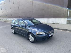 Volvo V50 2005 in Vilnius, with an engine capacity of 2.40 L and mileage of 280 thousand km for 1200 €, photo 5 on AUTOMOTO.COM.LV
