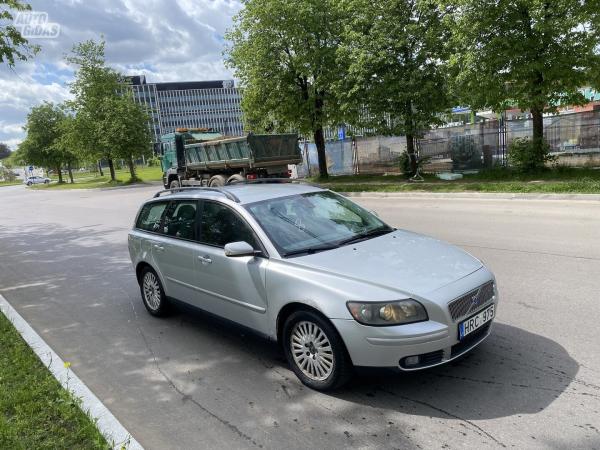 Вольво В50 2005 в Вильнюс, объемом двигателя 2.40 л и пробегом 300 тыс. км за 990 €, фото 4 на AUTOMOTO.COM.LV
