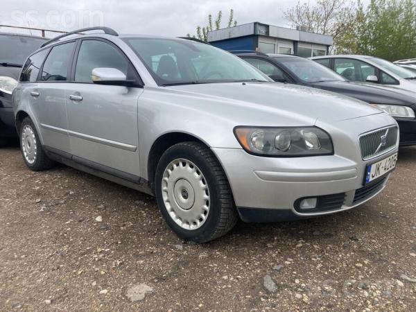 Volvo V50 2005 in Riga, with an engine capacity of 1.60 L and mileage of 346 thousand km for 1750 €, photo 3 on AUTOMOTO.COM.LV