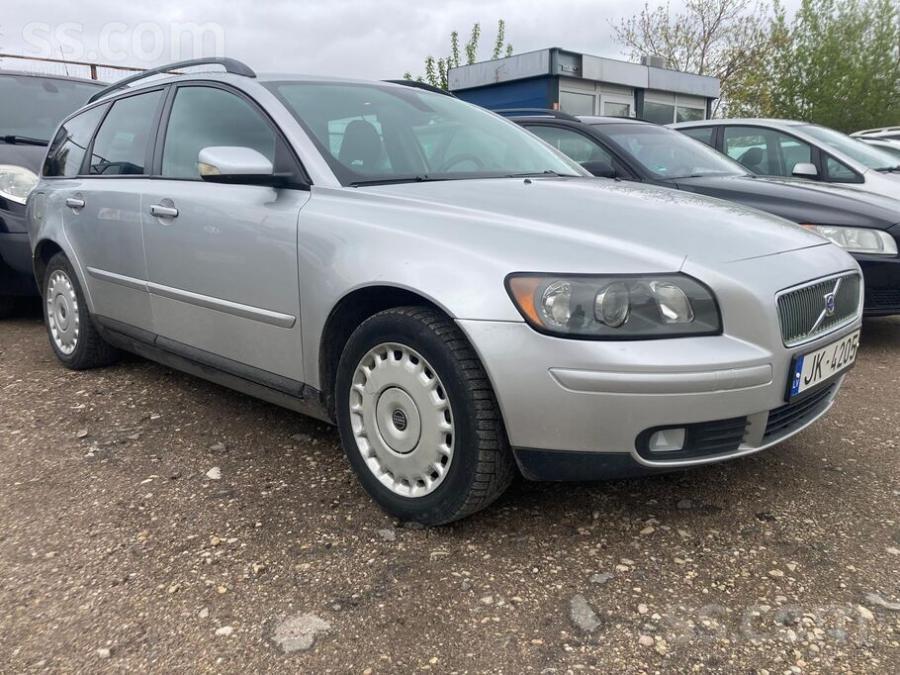 Volvo V50 2005 Rīga, ar dzinēja tilpumu 1.60 L un nobraukumu 346 tūkst. km par 1750 €, foto 4 vietnē AUTOMOTO.COM.LV