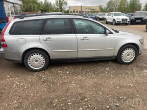 Volvo V50 2005 Rīga, ar dzinēja tilpumu 1.60 L un nobraukumu 346 tūkst. km par 1750 €, foto 5 vietnē AUTOMOTO.COM.LV