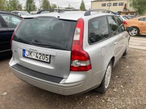 Volvo V50 2005 Rīga, ar dzinēja tilpumu 1.60 L un nobraukumu 346 tūkst. km par 1750 €, foto 6 vietnē AUTOMOTO.COM.LV