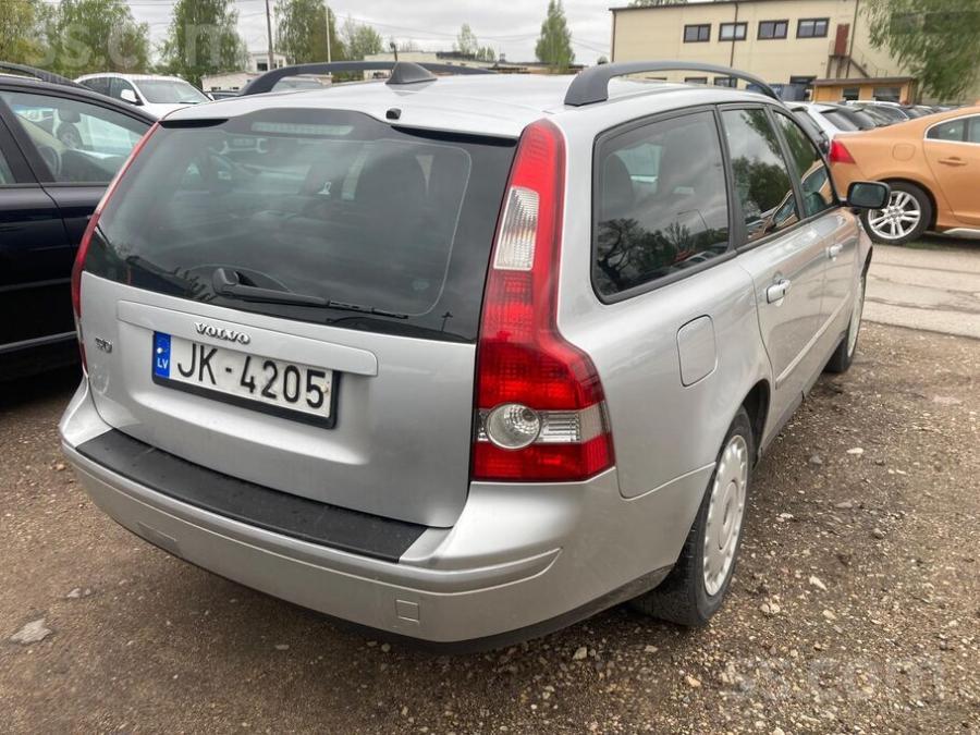 Volvo V50 2005 Rīga, ar dzinēja tilpumu 1.60 L un nobraukumu 346 tūkst. km par 1750 €, foto 6 vietnē AUTOMOTO.COM.LV