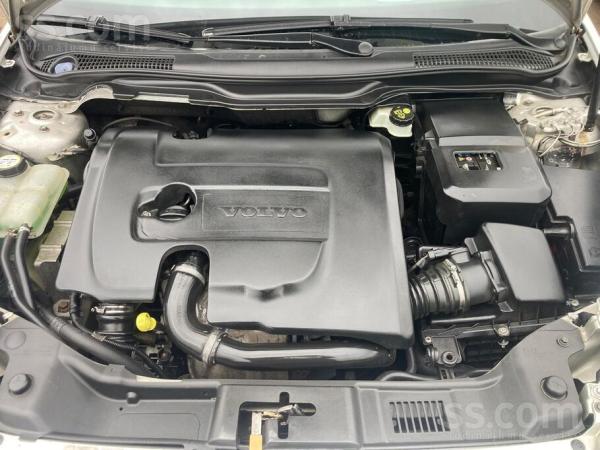 Volvo V50 2005 in Riga, with an engine capacity of 1.60 L and mileage of 346 thousand km for 1750 €, photo 9 on AUTOMOTO.COM.LV