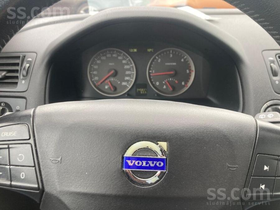 Volvo V50 2005 Rīga, ar dzinēja tilpumu 1.60 L un nobraukumu 346 tūkst. km par 1750 €, foto 25 vietnē AUTOMOTO.COM.LV