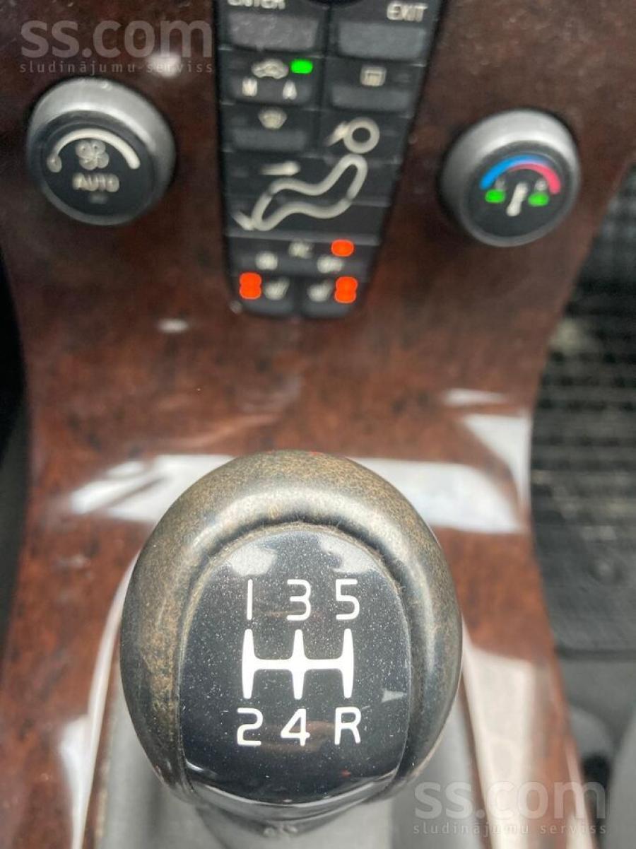 Volvo V50 2005 Rīga, ar dzinēja tilpumu 1.60 L un nobraukumu 346 tūkst. km par 1750 €, foto 26 vietnē AUTOMOTO.COM.LV