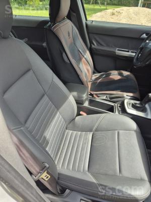 Volvo V50 2005 Valmiera, ar dzinēja tilpumu 2.00 L un nobraukumu 388 tūkst. km par 800 €, foto 4 vietnē AUTOMOTO.COM.LV