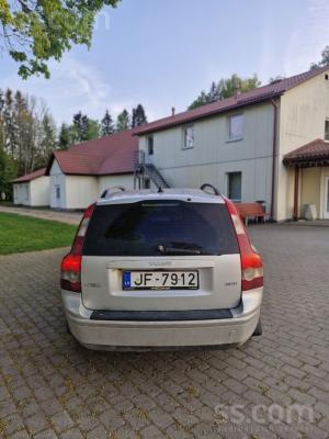 Volvo V50 2005 in Aluksne, with an engine capacity of 2.00 L and mileage of 445 thousand km for 1100 €, photo 3 on AUTOMOTO.COM.LV