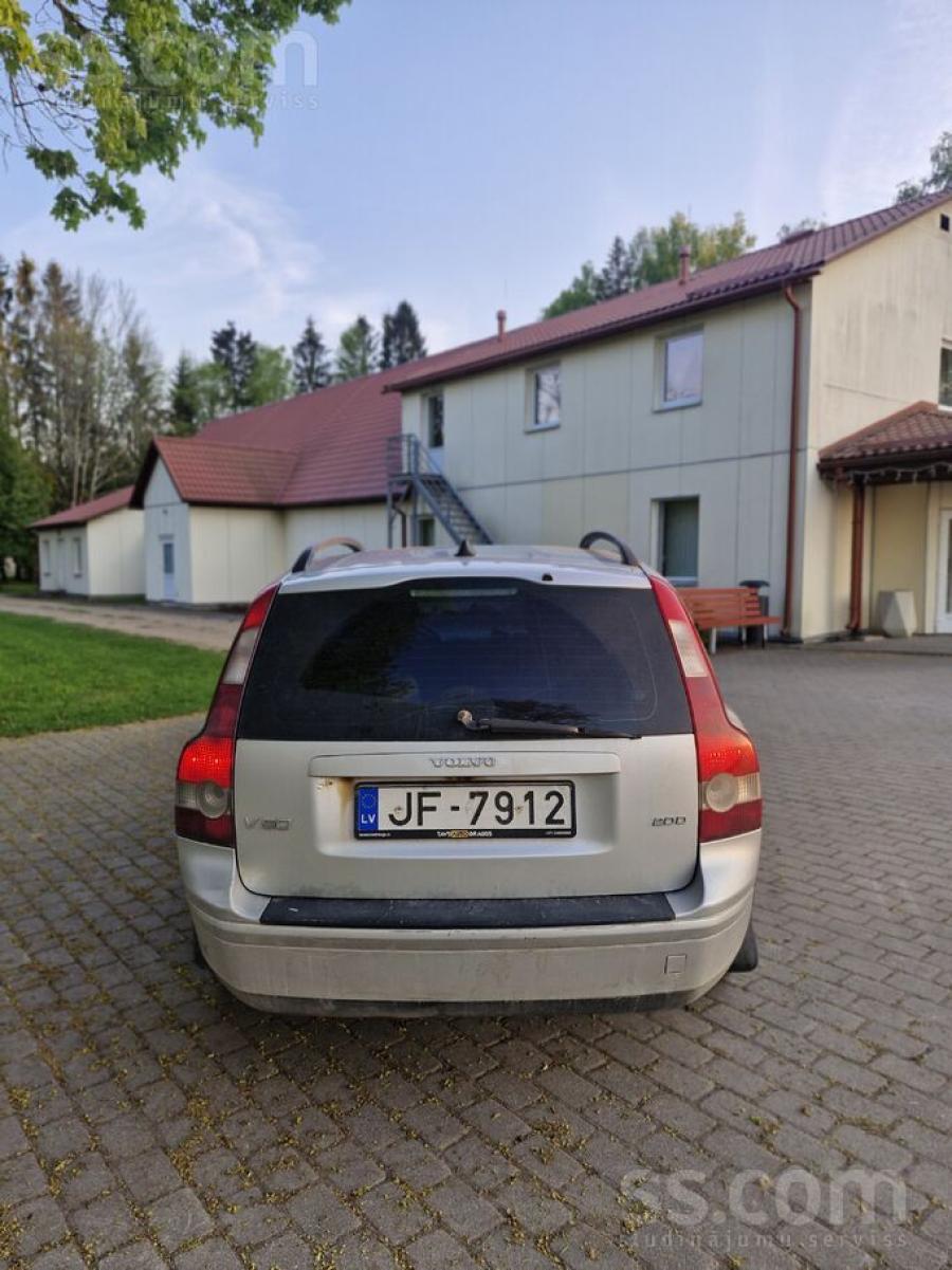 Volvo V50 2005 in Aluksne, with an engine capacity of 2.00 L and mileage of 445 thousand km for 1100 €, photo 3 on AUTOMOTO.COM.LV