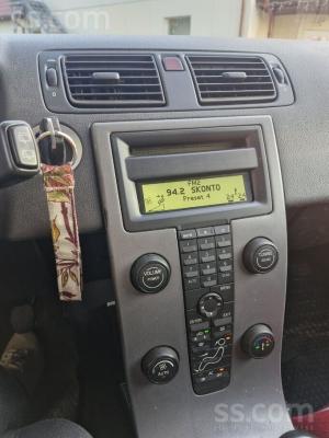 Volvo V50 2005 in Aluksne, with an engine capacity of 2.00 L and mileage of 445 thousand km for 1100 €, photo 8 on AUTOMOTO.COM.LV