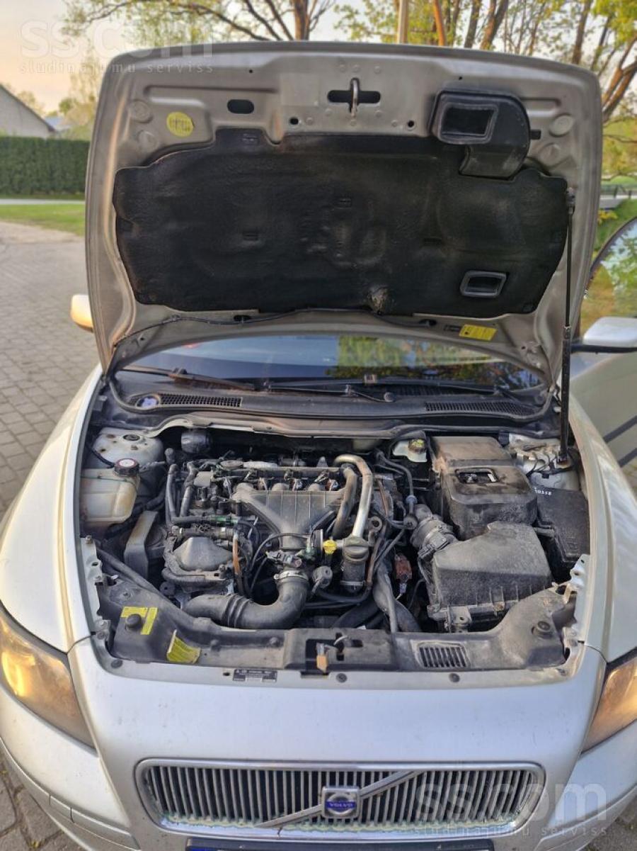 Volvo V50 2005 in Aluksne, with an engine capacity of 2.00 L and mileage of 445 thousand km for 1100 €, photo 11 on AUTOMOTO.COM.LV