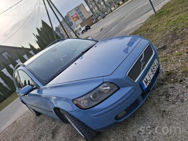 Вольво В50 2005 в Елгава, объемом двигателя 2.00 л и пробегом 346 тыс. км за 1600 €, фото 2 на AUTOMOTO.COM.LV