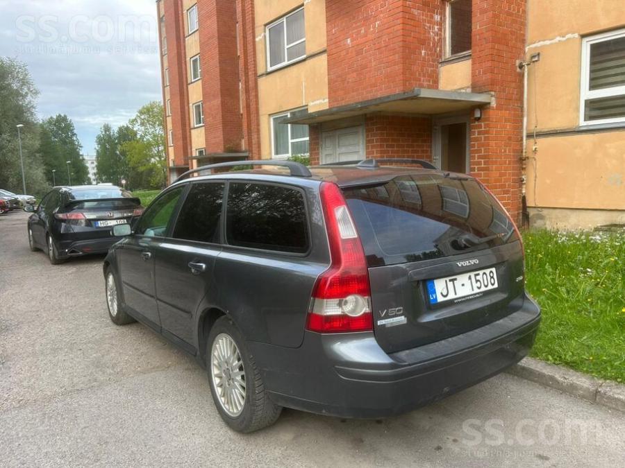 Volvo V50 2005 Kuldīga, ar dzinēja tilpumu 2.00 L un nobraukumu 0 tūkst. km par 1400 €, foto 4 vietnē AUTOMOTO.COM.LV