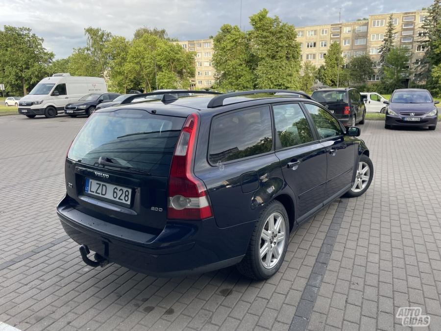 Вольво В50 2005 в Каунас, объемом двигателя 2.00 л и пробегом 300 тыс. км за 1850 €, фото 4 на AUTOMOTO.COM.LV