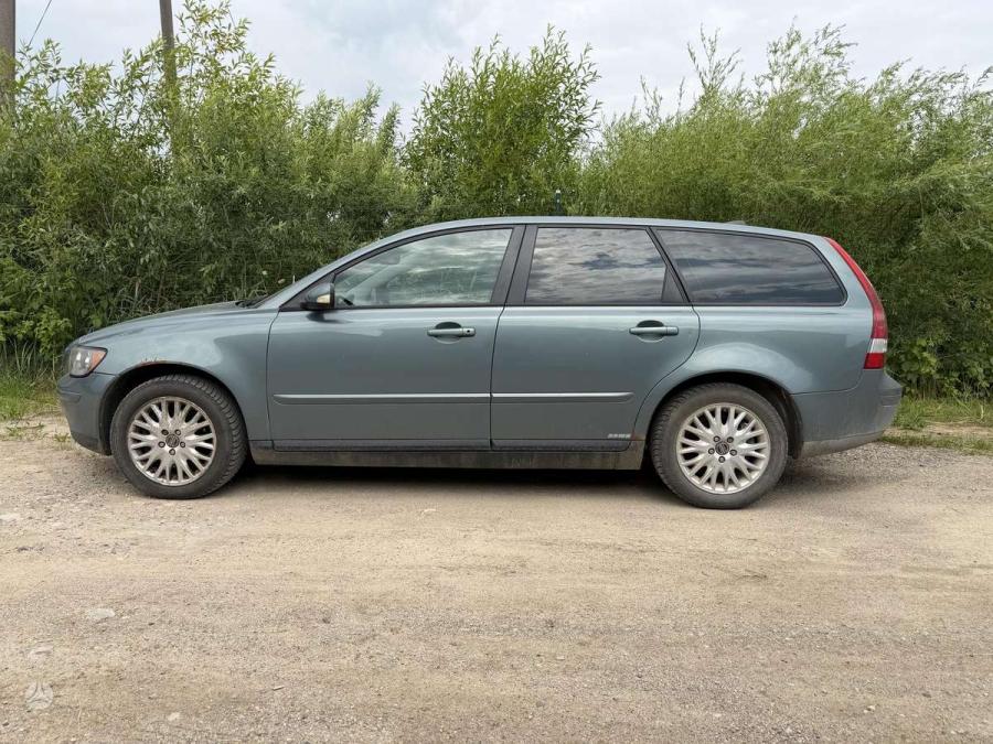 Volvo V50 2005 Šauļi, ar dzinēja tilpumu 2.00 L un nobraukumu 308 tūkst. km par 900 €, foto 4 vietnē AUTOMOTO.COM.LV