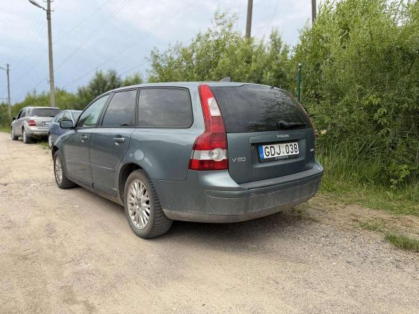 Volvo V50 2005 in Siauliai, with an engine capacity of 2.00 L and mileage of 308 thousand km for 900 €, photo 4 on AUTOMOTO.COM.LV