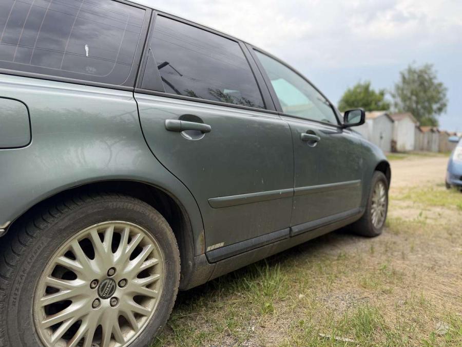 Volvo V50 2005 Šauļi, ar dzinēja tilpumu 2.00 L un nobraukumu 308 tūkst. km par 900 €, foto 8 vietnē AUTOMOTO.COM.LV