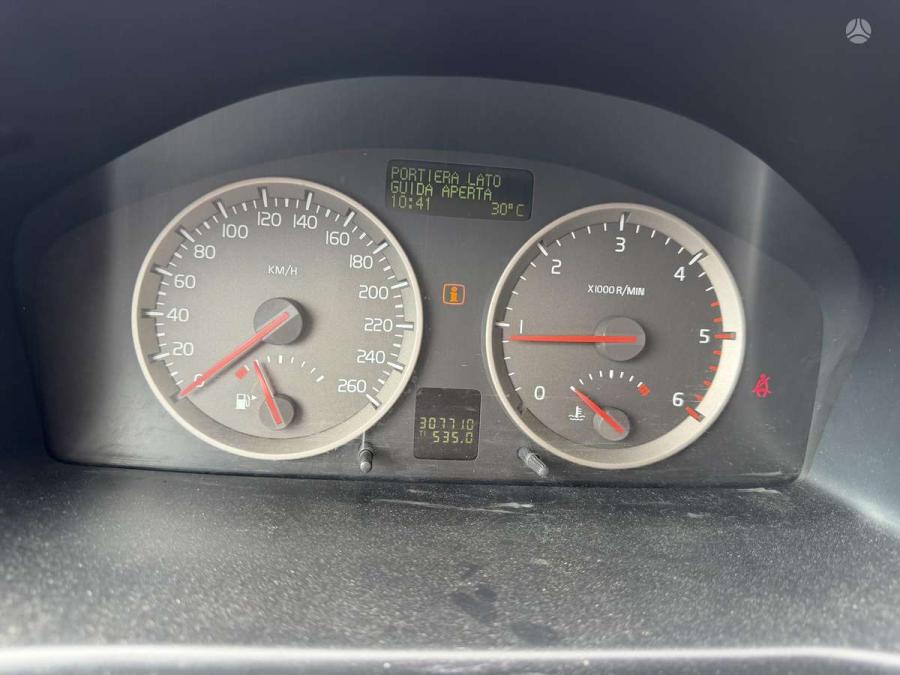 Volvo V50 2005 Šauļi, ar dzinēja tilpumu 2.00 L un nobraukumu 308 tūkst. km par 900 €, foto 11 vietnē AUTOMOTO.COM.LV