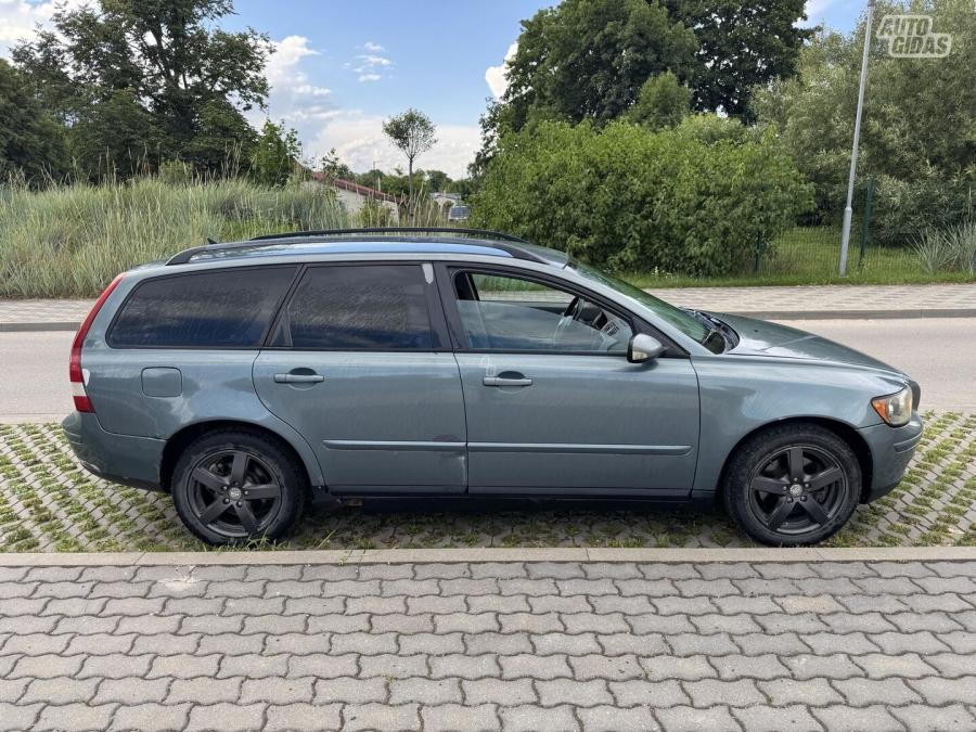 Volvo V50 2005 Ukmergė, ar dzinēja tilpumu 2.00 L un nobraukumu 379 tūkst. km par 650 €, foto 4 vietnē AUTOMOTO.COM.LV