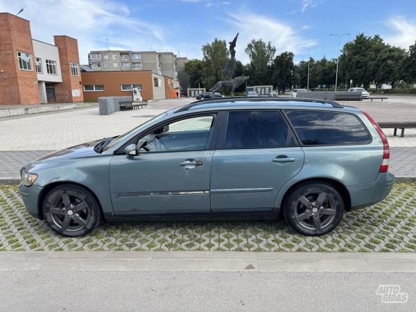 Вольво В50 2005 в Укмерге, объемом двигателя 2.00 л и пробегом 379 тыс. км за 650 €, фото 4 на AUTOMOTO.COM.LV