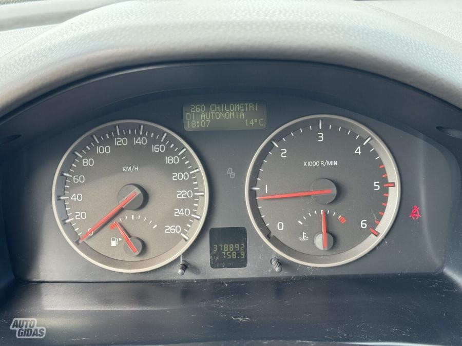 Volvo V50 2005 Ukmergė, ar dzinēja tilpumu 2.00 L un nobraukumu 379 tūkst. km par 650 €, foto 11 vietnē AUTOMOTO.COM.LV