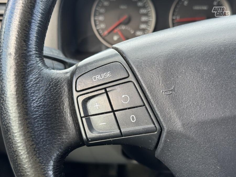 Volvo V50 2005 Ukmergė, ar dzinēja tilpumu 2.00 L un nobraukumu 379 tūkst. km par 650 €, foto 12 vietnē AUTOMOTO.COM.LV