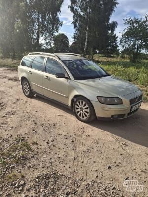 Volvo V50 2005 Viļņa, ar dzinēja tilpumu 2.00 L un nobraukumu 300 tūkst. km par 850 €, foto  vietnē AUTOMOTO.COM.LV