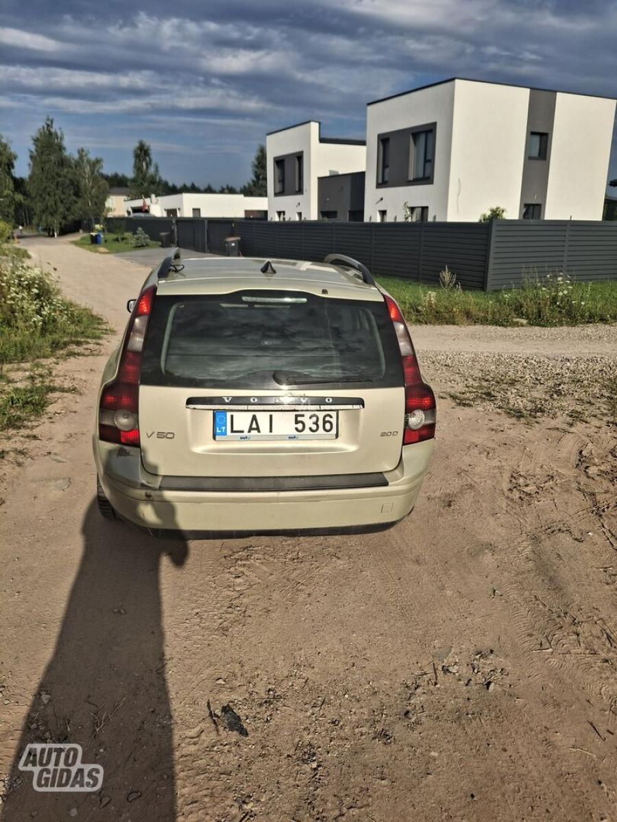 Volvo V50 2005 Viļņa, ar dzinēja tilpumu 2.00 L un nobraukumu 300 tūkst. km par 850 €, foto 9 vietnē AUTOMOTO.COM.LV