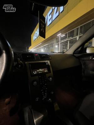 Volvo V50 2005 Viļņa, ar dzinēja tilpumu 2.00 L un nobraukumu 300 tūkst. km par 850 €, foto 17 vietnē AUTOMOTO.COM.LV