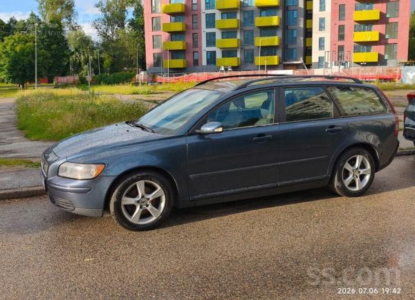 Volvo V50 2005 in Jelgava, with an engine capacity of 1.60 L and mileage of 318 thousand km for 2100 €, photo 3 on AUTOMOTO.COM.LV