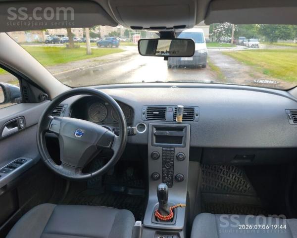Volvo V50 2005 in Jelgava, with an engine capacity of 1.60 L and mileage of 318 thousand km for 2100 €, photo 6 on AUTOMOTO.COM.LV