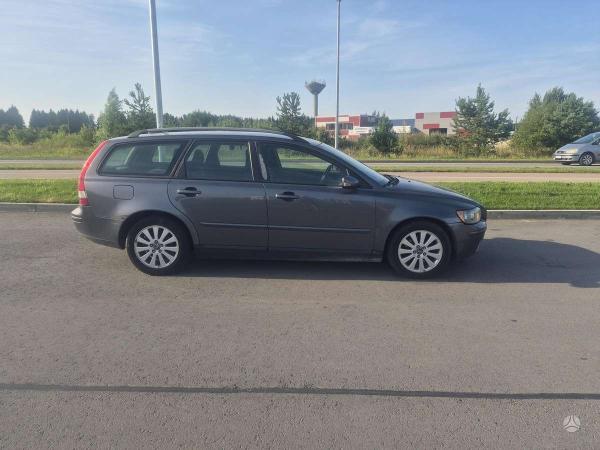 Volvo V50 2005 in Klaipeda, with an engine capacity of 2.00 L and mileage of 3 thousand km for 1300 €, photo 3 on AUTOMOTO.COM.LV
