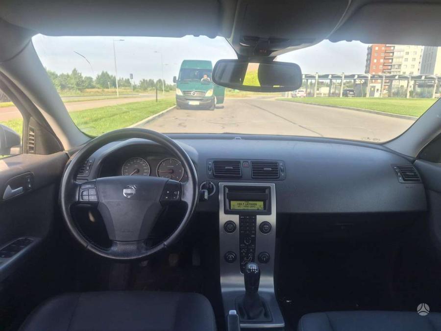 Volvo V50 2005 Klaipėda, ar dzinēja tilpumu 2.00 L un nobraukumu 3 tūkst. km par 1300 €, foto 9 vietnē AUTOMOTO.COM.LV