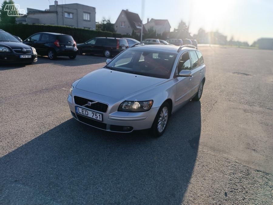 Volvo V50 2005 in Raseiniai, with an engine capacity of 2.00 L and mileage of 0 thousand km for 1250 €, photo 3 on AUTOMOTO.COM.LV