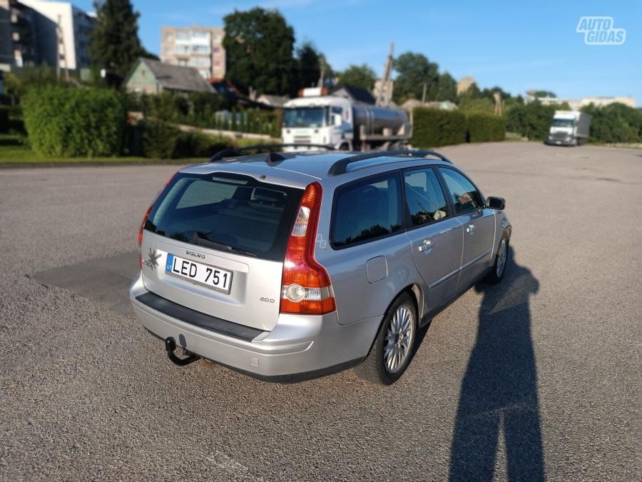 Volvo V50 2005 in Raseiniai, with an engine capacity of 2.00 L and mileage of 0 thousand km for 1250 €, photo 4 on AUTOMOTO.COM.LV