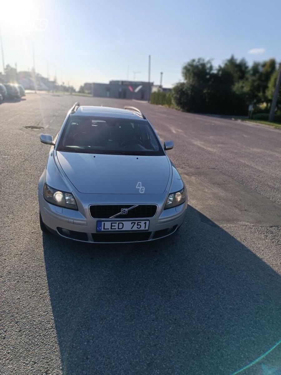 Volvo V50 2005 in Raseiniai, with an engine capacity of 2.00 L and mileage of 0 thousand km for 1250 €, photo 8 on AUTOMOTO.COM.LV