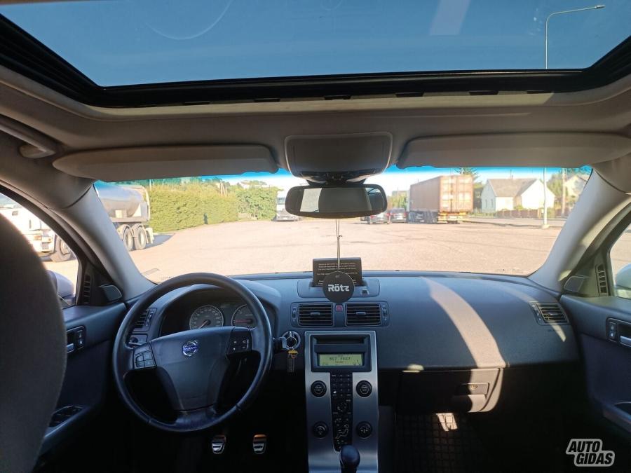 Volvo V50 2005 in Raseiniai, with an engine capacity of 2.00 L and mileage of 0 thousand km for 1250 €, photo 11 on AUTOMOTO.COM.LV