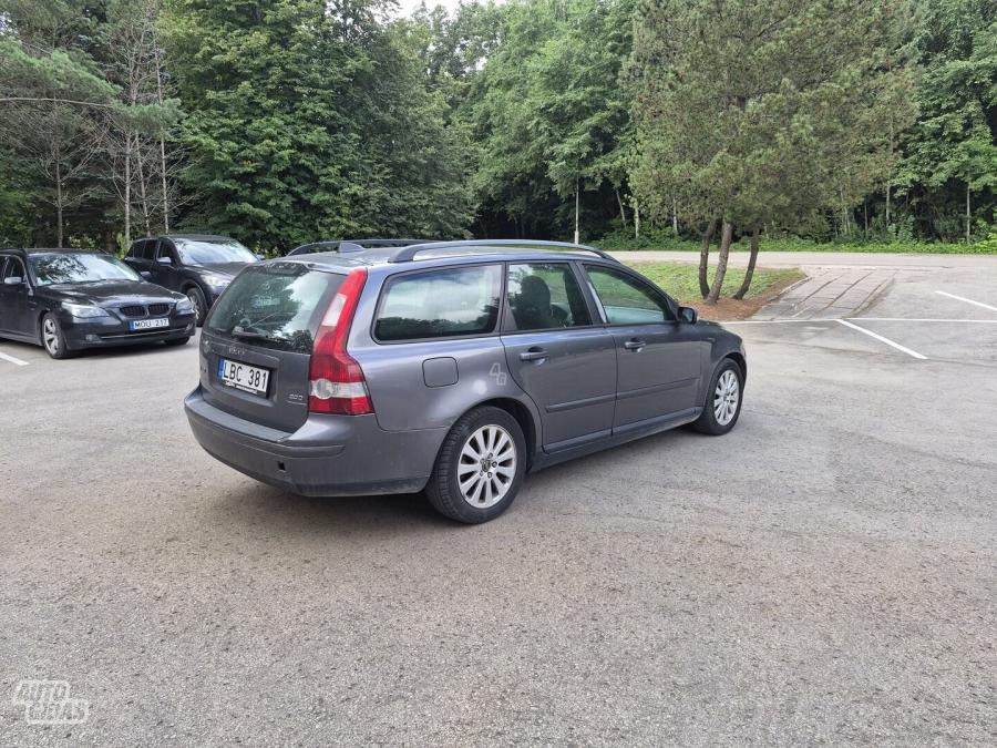 Volvo V50 2005 Klaipėda, ar dzinēja tilpumu 2.00 L un nobraukumu 345 tūkst. km par 1200 €, foto 4 vietnē AUTOMOTO.COM.LV