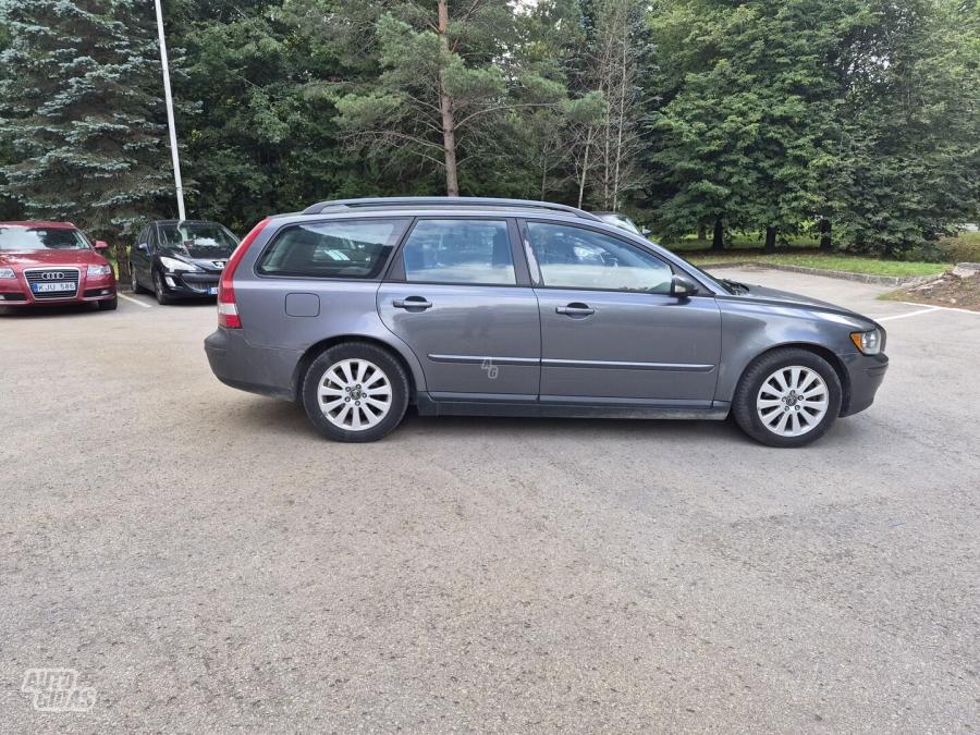 Volvo V50 2005 Klaipėda, ar dzinēja tilpumu 2.00 L un nobraukumu 345 tūkst. km par 1200 €, foto 8 vietnē AUTOMOTO.COM.LV