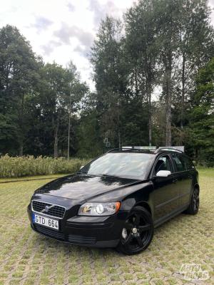 Volvo V50 2005 in Anyksciai, with an engine capacity of 2.00 L and mileage of 356 thousand km for 1350 €, photo  on AUTOMOTO.COM.LV
