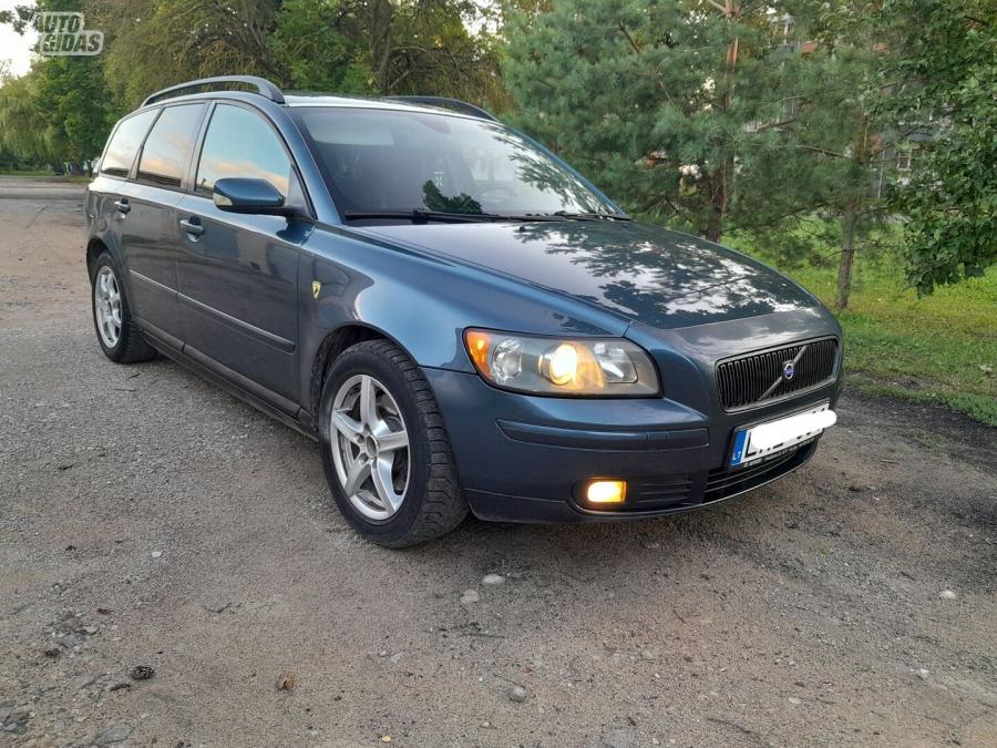 Volvo V50 2005 Marijampole, ar dzinēja tilpumu 2.00 L un nobraukumu 380 tūkst. km par 999 €, foto 4 vietnē AUTOMOTO.COM.LV