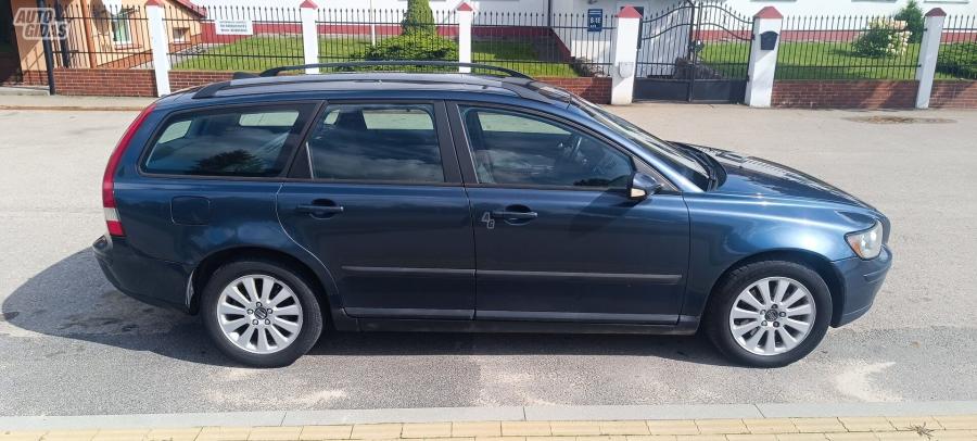 Volvo V50 2005 in Klaipeda, with an engine capacity of 2.00 L and mileage of 376 thousand km for 1450 €, photo 3 on AUTOMOTO.COM.LV