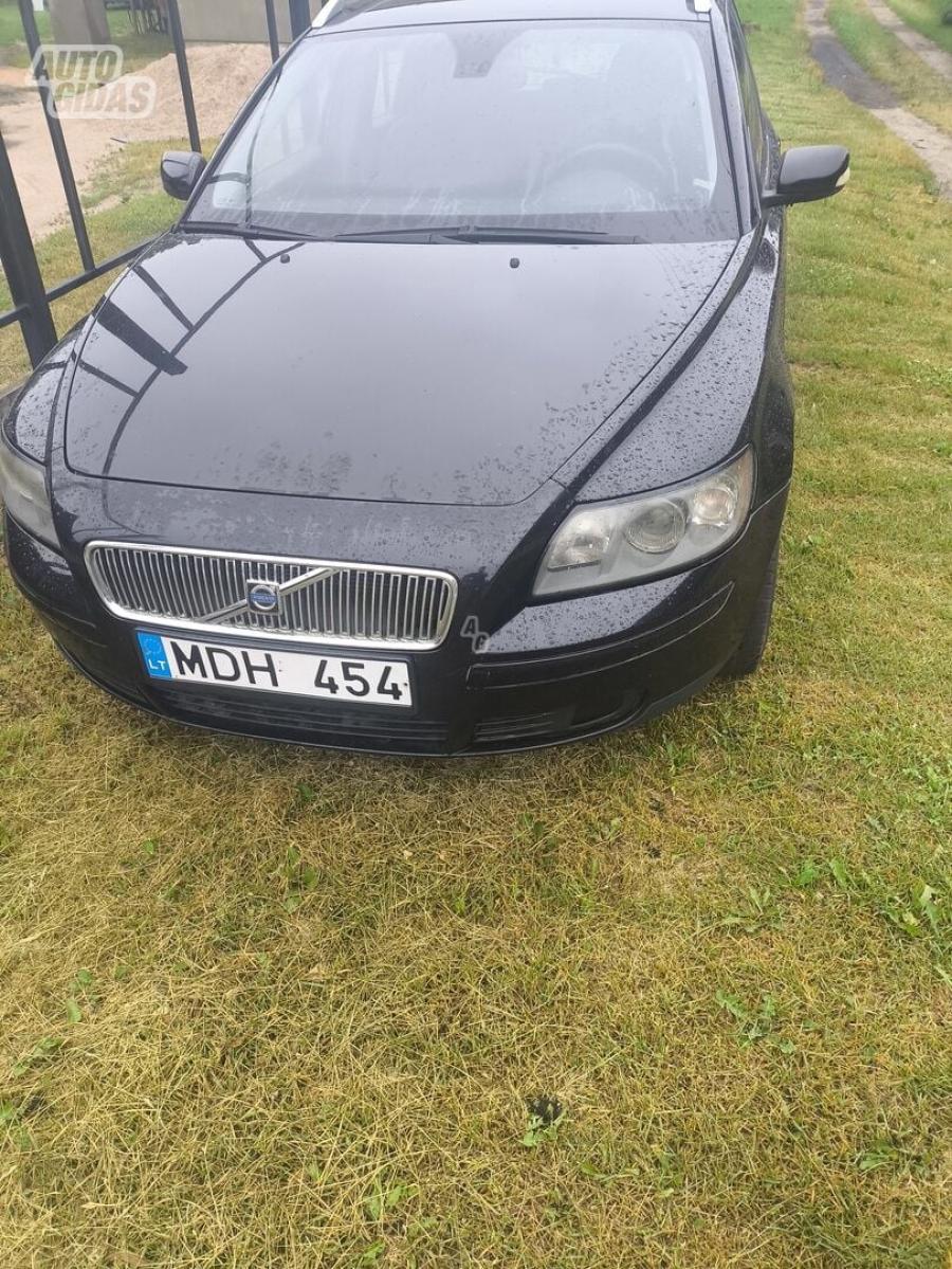 Volvo V50 2005 Viļņa, ar dzinēja tilpumu 2.40 L un nobraukumu 300 tūkst. km par 800 €, foto 1 vietnē AUTOMOTO.COM.LV