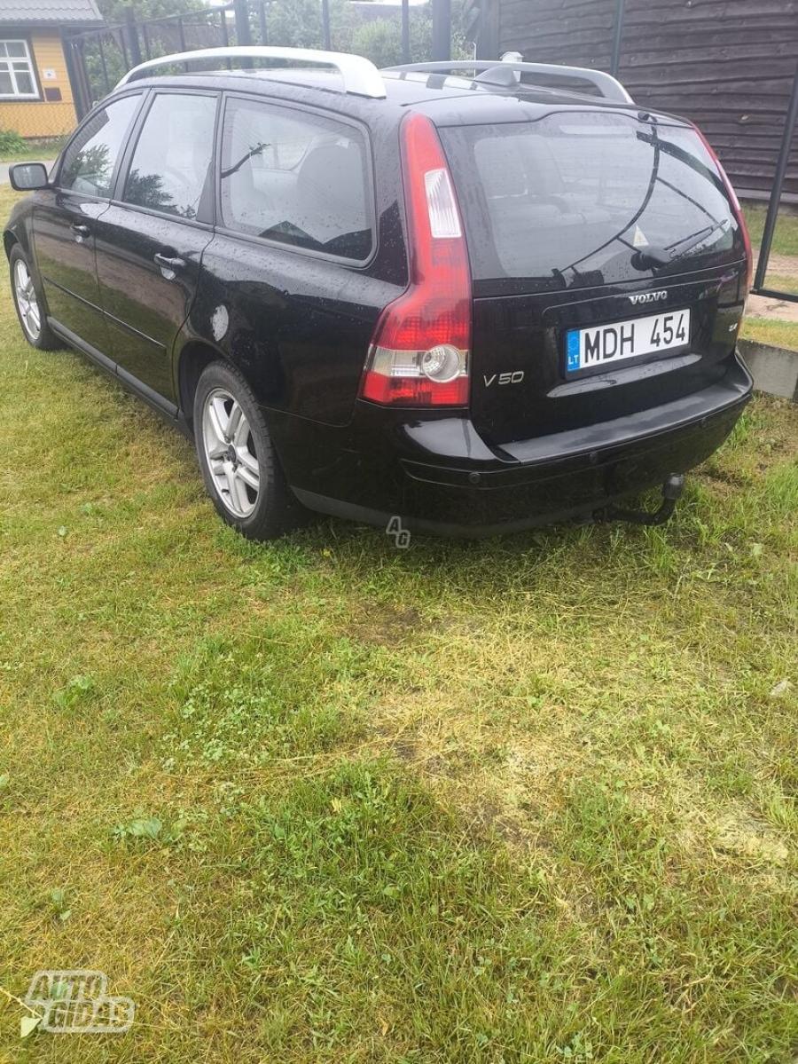Volvo V50 2005 Viļņa, ar dzinēja tilpumu 2.40 L un nobraukumu 300 tūkst. km par 800 €, foto 4 vietnē AUTOMOTO.COM.LV